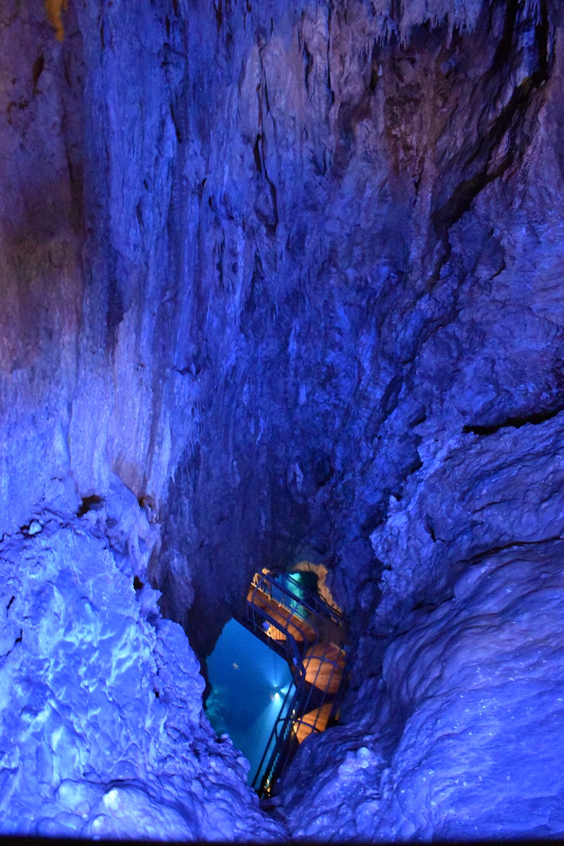 Exploration of Ryusendo with deep and endless transparent underground ...