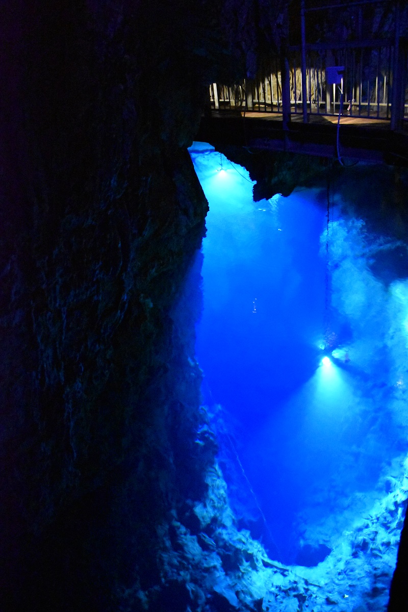 Exploration of Ryusendo with deep and endless transparent underground ...