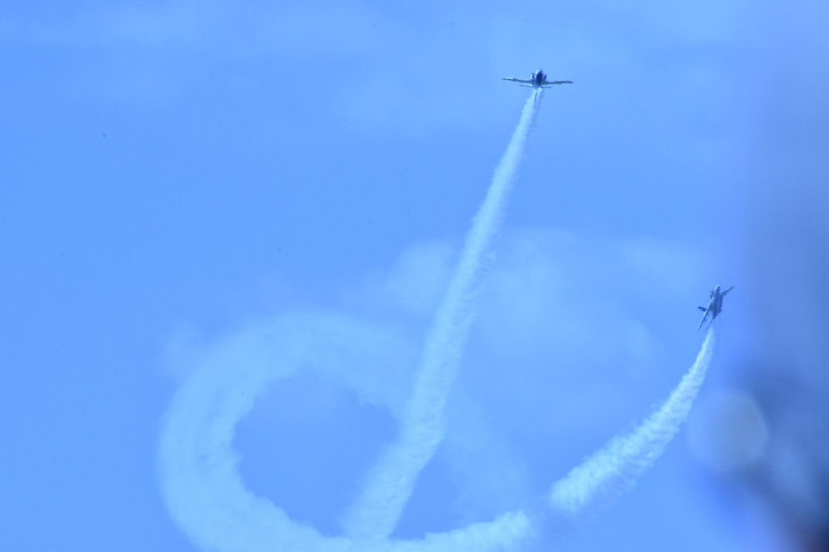 Top Gun ! Blue impulse demonstration flight taking off from Matsushima ...