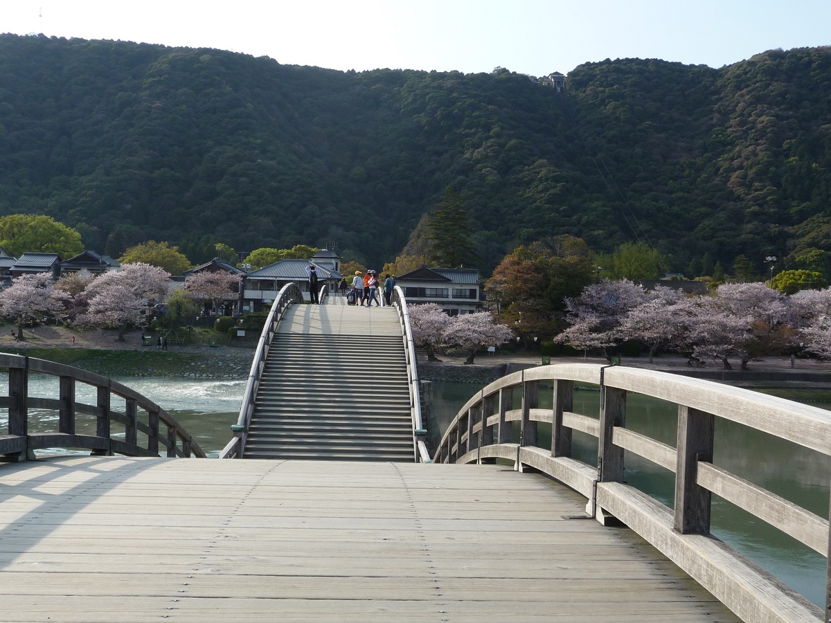 Kintai Bridge, an arch bridge completed by the feudal lord’s obsession ...